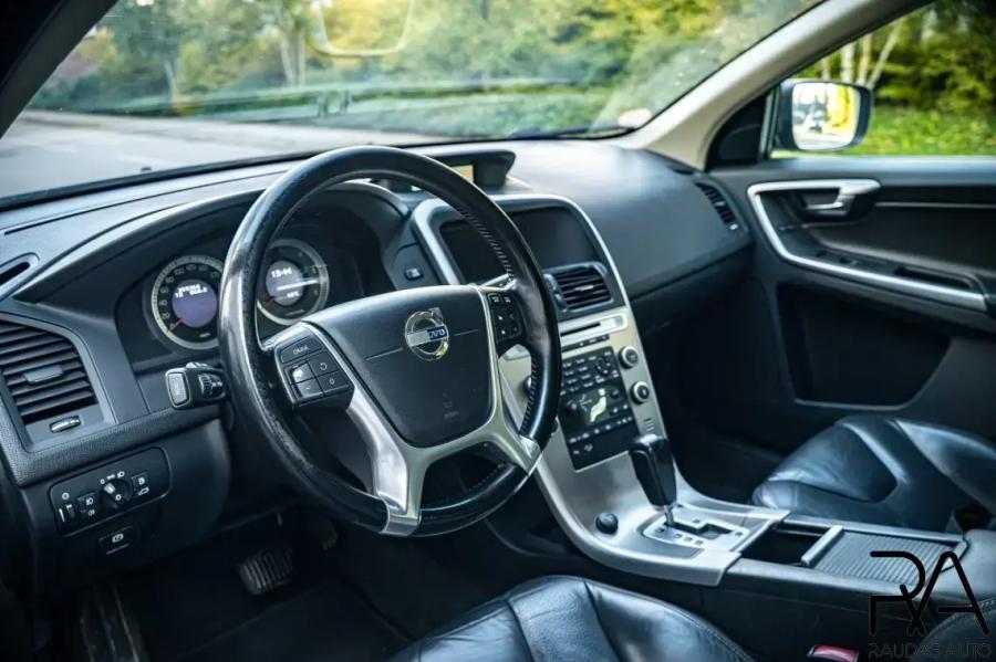 Zils Volvo XC60 2010 Rīga, ar dzinēja tilpumu 2.40 L un nobraukumu 359 tūkst. km par 5990 €, foto 8 vietnē AUTOMOTO.COM.LV