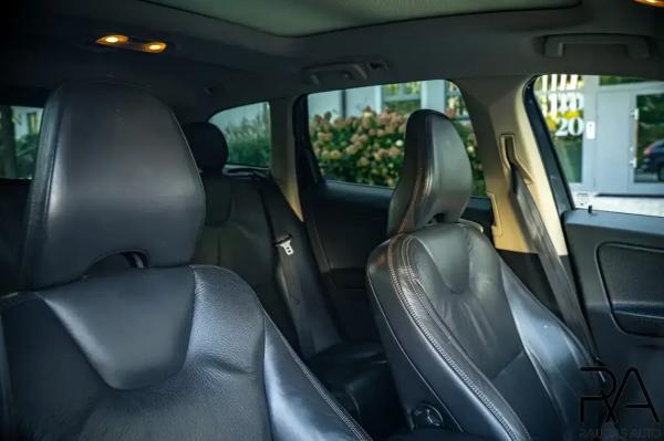 Volvo XC60 2010 Rīga vietnē Zils Volvo XC60 2010 Rīga, ar dzinēja tilpumu 2.40 L un nobraukumu 359 tūkst. km par 5990 €, foto 9 vietnē AUTOMOTO.COM.LV