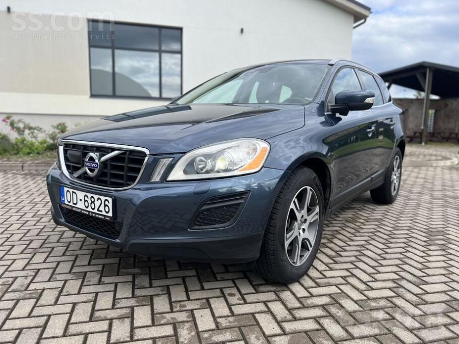 Zils Volvo XC60 2011 Rēzekne, ar dzinēja tilpumu 2.40 L un nobraukumu 350 tūkst. km par 9200 €, foto 2 vietnē AUTOMOTO.COM.LV
