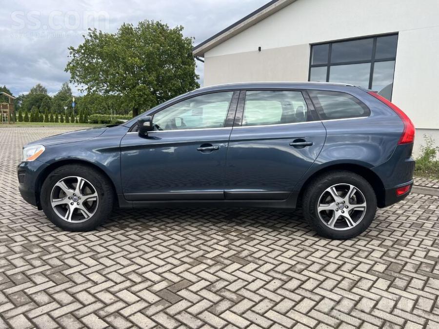 Zils Volvo XC60 2011 Rēzekne, ar dzinēja tilpumu 2.40 L un nobraukumu 350 tūkst. km par 9200 €, foto 5 vietnē AUTOMOTO.COM.LV