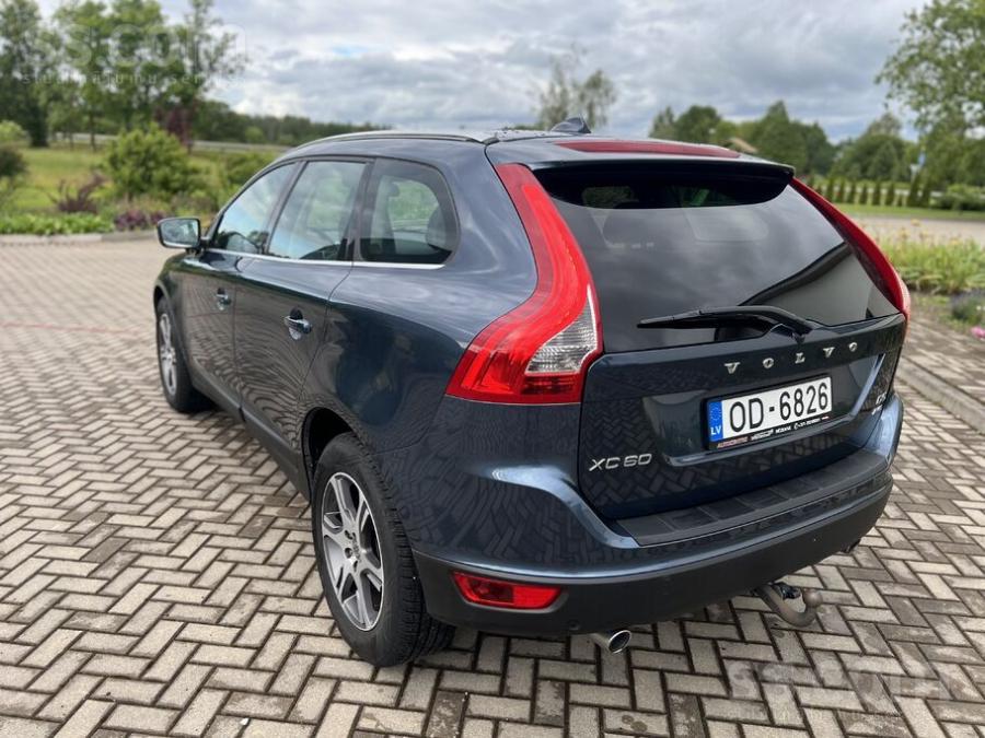 Zils Volvo XC60 2011 Rēzekne, ar dzinēja tilpumu 2.40 L un nobraukumu 350 tūkst. km par 9200 €, foto 6 vietnē AUTOMOTO.COM.LV