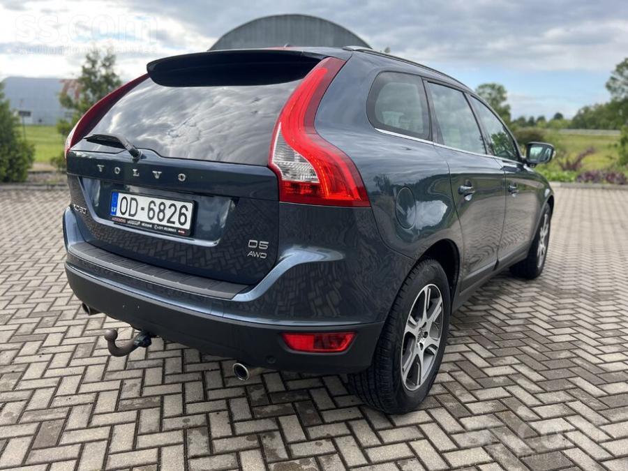 Zils Volvo XC60 2011 Rēzekne, ar dzinēja tilpumu 2.40 L un nobraukumu 350 tūkst. km par 9200 €, foto 8 vietnē AUTOMOTO.COM.LV