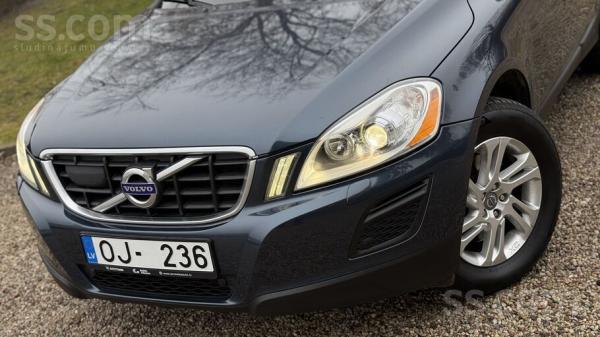 Zils Volvo XC60 2011 Jūrmala, ar dzinēja tilpumu 2.40 L un nobraukumu 0 tūkst. km par 9950 €, foto 2 vietnē AUTOMOTO.COM.LV