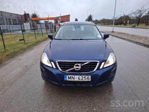 Zils Volvo XC60 2011 Krāslava, ar dzinēja tilpumu 2.00 L un nobraukumu 320 tūkst. km par 7450 €, foto 4 vietnē AUTOMOTO.COM.LV