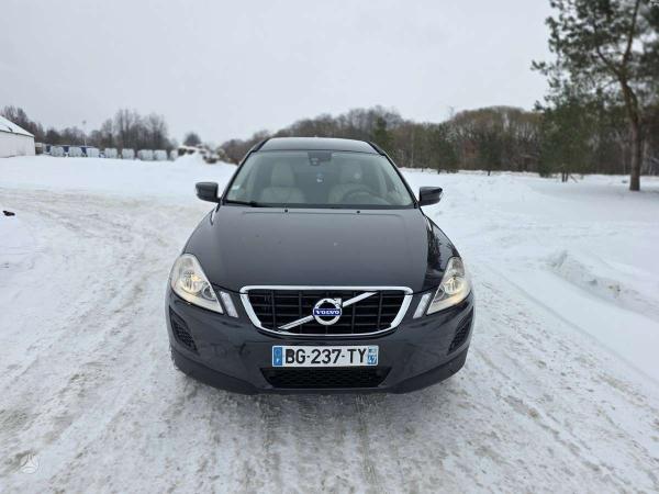 Blue Volvo XC60 2011 in Taurage, with an engine capacity of 2.40 L and mileage of 283 thousand km for 6900 €, photo 1 on AUTOMOTO.COM.LV