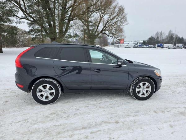 Blue Volvo XC60 2011 in Taurage, with an engine capacity of 2.40 L and mileage of 283 thousand km for 6900 €, photo 6 on AUTOMOTO.COM.LV