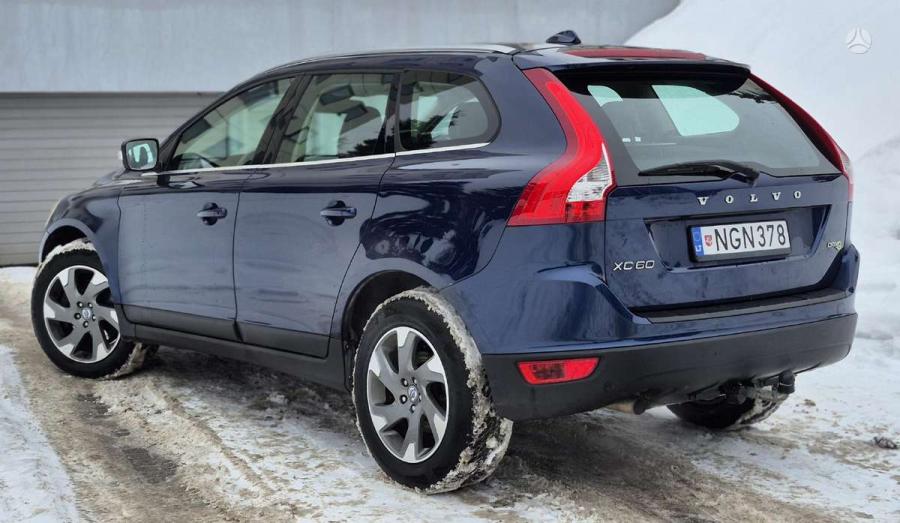 Blue Volvo XC60 2011 in Vilnius, with an engine capacity of 1.98 L and mileage of 250 thousand km for 5500 €, photo 7 on AUTOMOTO.COM.LV
