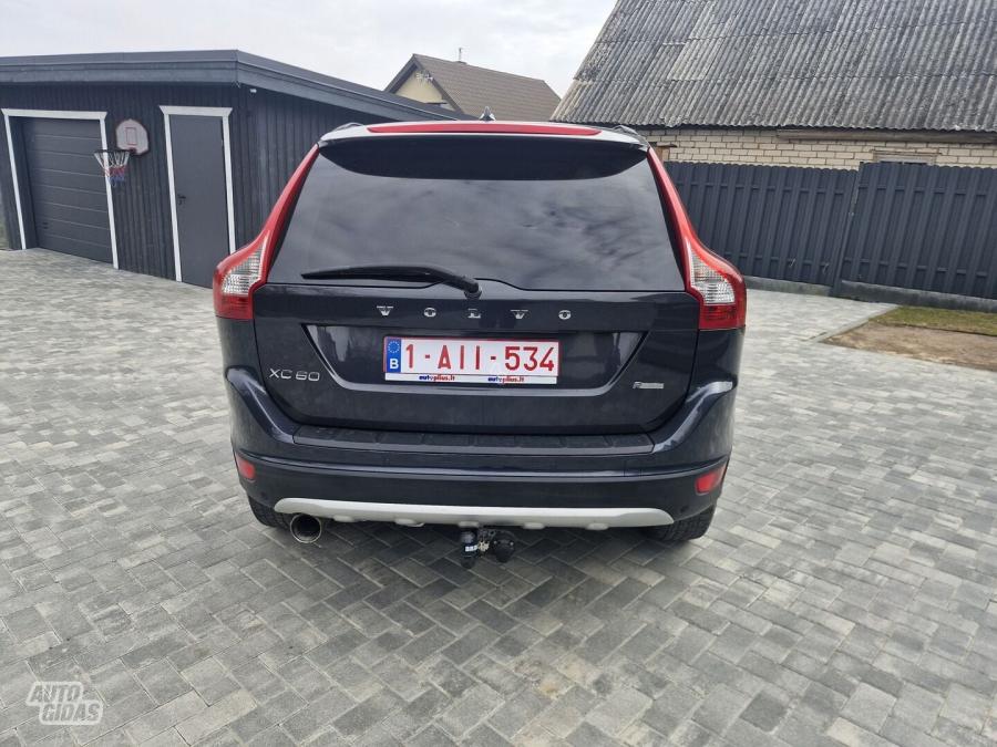 Zils Volvo XC60 2011 Telšiai, ar dzinēja tilpumu 2.00 L un nobraukumu 292 tūkst. km par 7450 €, foto 4 vietnē AUTOMOTO.COM.LV