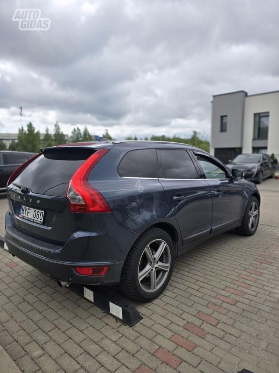 Zils Volvo XC60 2011 Viļņa, ar dzinēja tilpumu 3.20 L un nobraukumu 210 tūkst. km par 6700 €, foto 17 vietnē AUTOMOTO.COM.LV