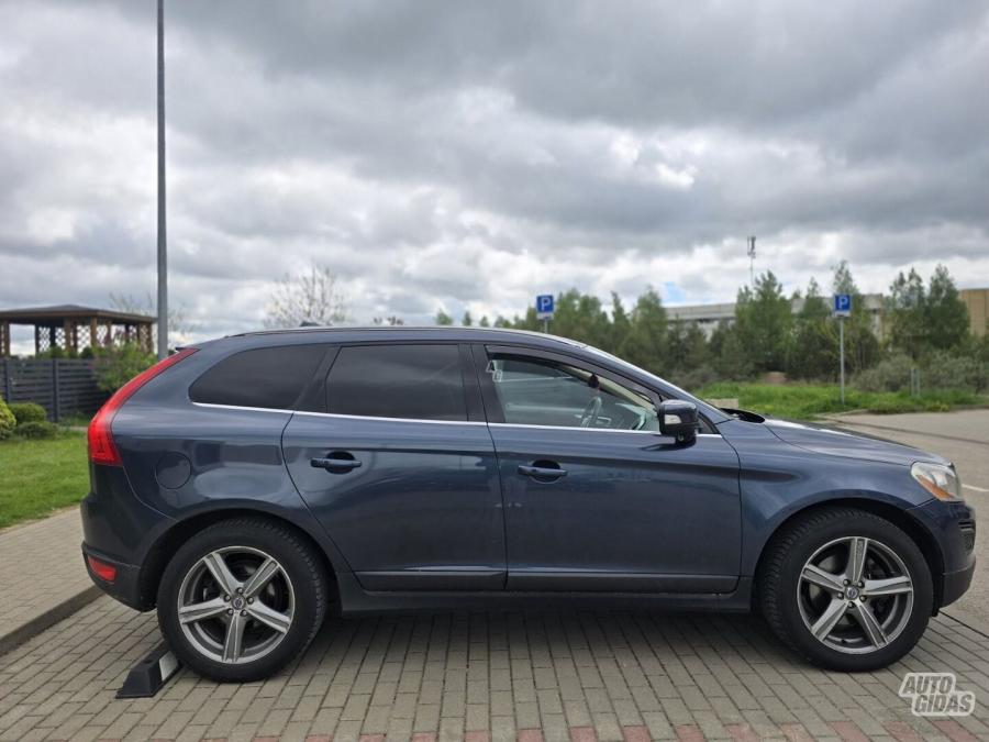 Zils Volvo XC60 2011 Viļņa, ar dzinēja tilpumu 3.20 L un nobraukumu 210 tūkst. km par 6700 €, foto 20 vietnē AUTOMOTO.COM.LV