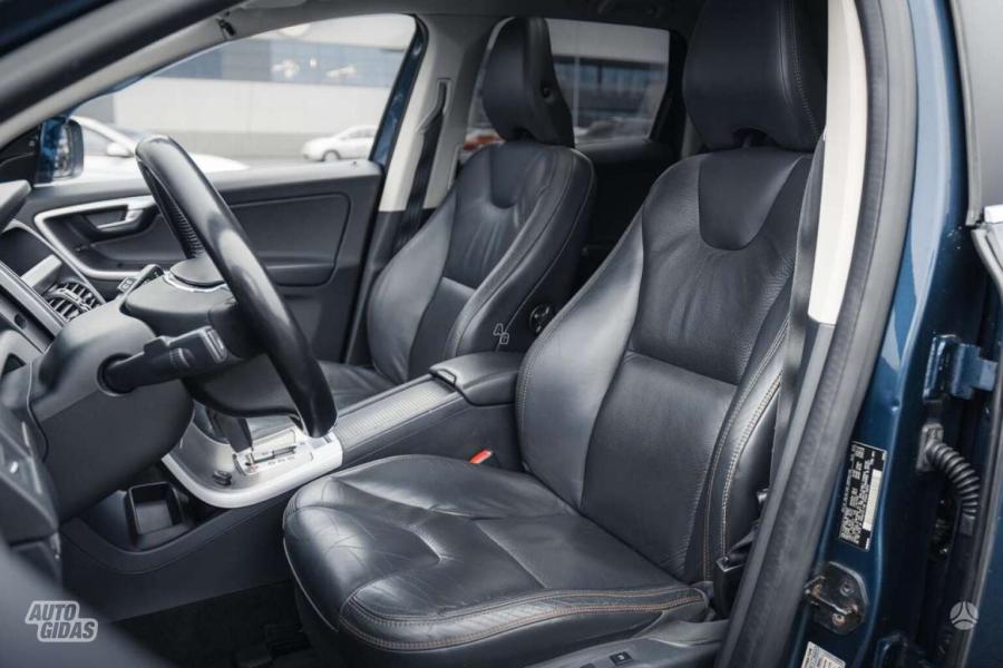 Zils Volvo XC60 2011 Viļņa, ar dzinēja tilpumu 3.20 L un nobraukumu 210 tūkst. km par 6700 €, foto 22 vietnē AUTOMOTO.COM.LV