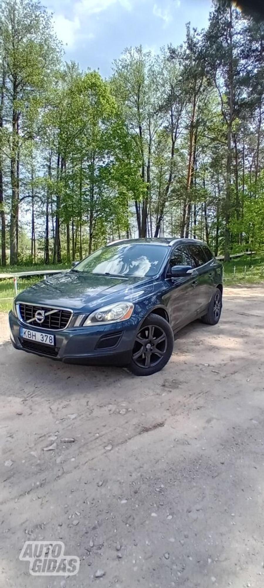Blue Volvo XC60 2011 in Vilnius, with an engine capacity of 2.40 L and mileage of 377 thousand km for 8900 €, photo 1 on AUTOMOTO.COM.LV