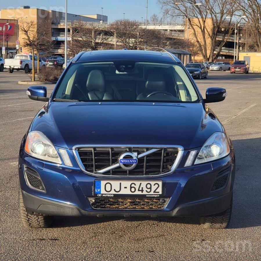 Blue Volvo XC60 2011 in Riga, with an engine capacity of 2.40 L and mileage of 286 thousand km for 8990 €, photo 7 on AUTOMOTO.COM.LV