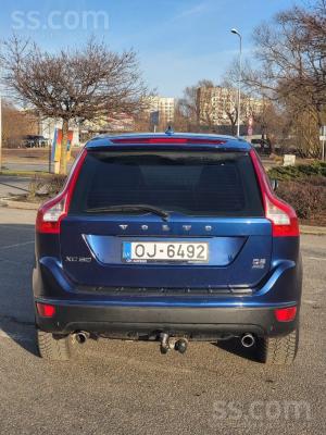 Blue Volvo XC60 2011 in Riga, with an engine capacity of 2.40 L and mileage of 286 thousand km for 8990 €, photo 8 on AUTOMOTO.COM.LV