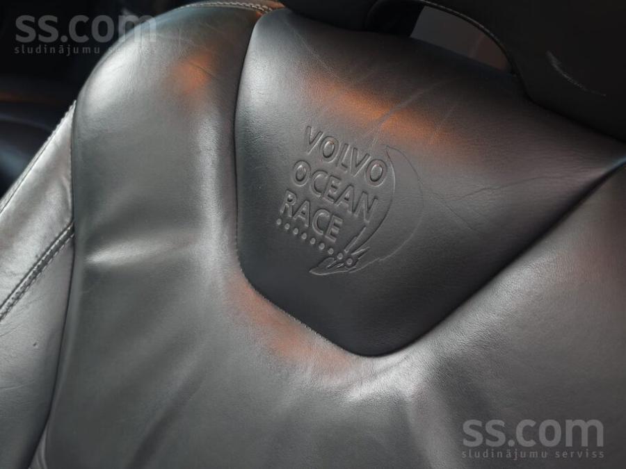 Blue Volvo XC60 2011 in Riga, with an engine capacity of 2.40 L and mileage of 286 thousand km for 8990 €, photo 14 on AUTOMOTO.COM.LV
