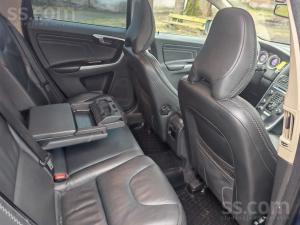 Blue Volvo XC60 2011 in Riga, with an engine capacity of 2.40 L and mileage of 286 thousand km for 8990 €, photo 17 on AUTOMOTO.COM.LV