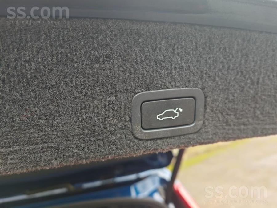 Blue Volvo XC60 2011 in Riga, with an engine capacity of 2.40 L and mileage of 286 thousand km for 8990 €, photo 19 on AUTOMOTO.COM.LV