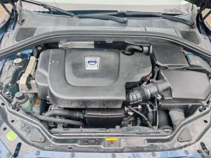 Blue Volvo XC60 2011 in Riga, with an engine capacity of 2.40 L and mileage of 286 thousand km for 8990 €, photo 23 on AUTOMOTO.COM.LV