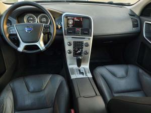 Blue Volvo XC60 2011 in Vilnius, with an engine capacity of 2.40 L and mileage of 194 thousand km for 10650 €, photo 7 on AUTOMOTO.COM.LV