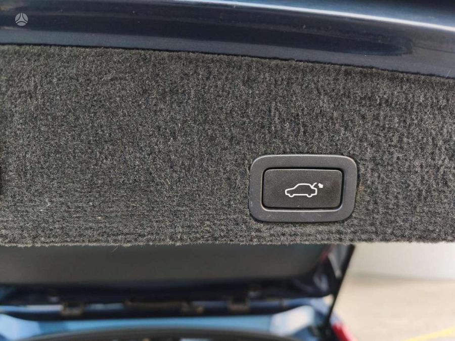 Blue Volvo XC60 2011 in Vilnius, with an engine capacity of 2.40 L and mileage of 194 thousand km for 10650 €, photo 12 on AUTOMOTO.COM.LV