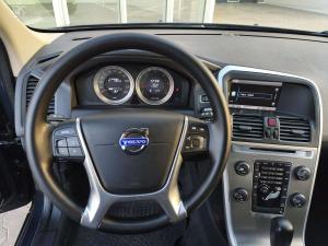 Blue Volvo XC60 2011 in Vilnius, with an engine capacity of 2.40 L and mileage of 194 thousand km for 10650 €, photo 14 on AUTOMOTO.COM.LV