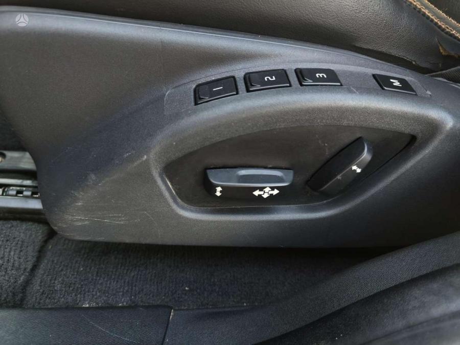Zils Volvo XC60 2011 Viļņa, ar dzinēja tilpumu 2.40 L un nobraukumu 194 tūkst. km par 10650 €, foto 3 vietnē AUTOMOTO.COM.LV