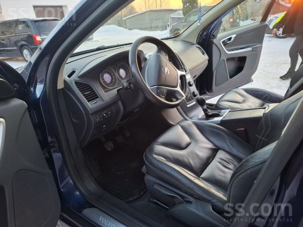 Blue Volvo XC60 2011 in Kraslava, with an engine capacity of 2.00 L and mileage of 320 thousand km for 6100 €, photo 6 on AUTOMOTO.COM.LV