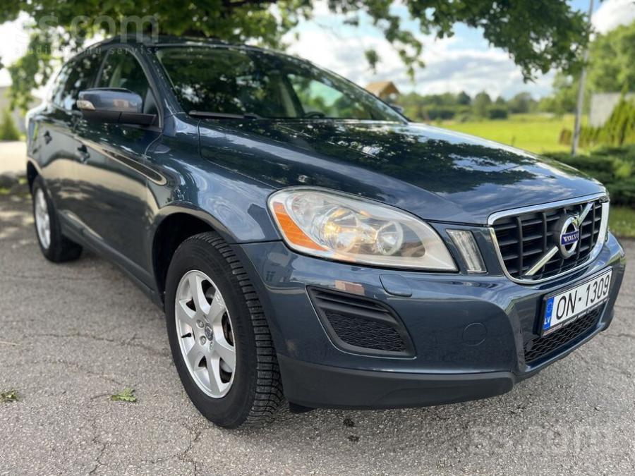Zils Volvo XC60 2011 Rēzekne, ar dzinēja tilpumu 2.00 L un nobraukumu 300 tūkst. km par 7950 €, foto 4 vietnē AUTOMOTO.COM.LV