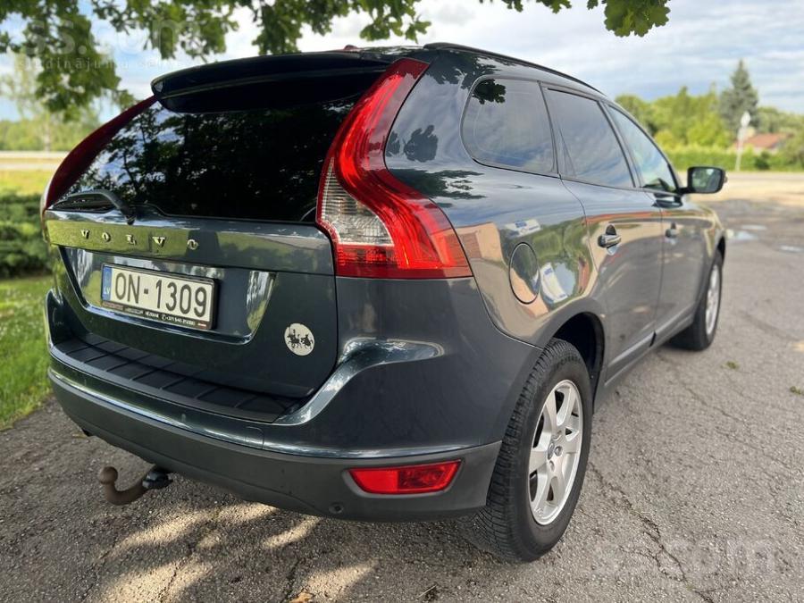 Zils Volvo XC60 2011 Rēzekne, ar dzinēja tilpumu 2.00 L un nobraukumu 300 tūkst. km par 7950 €, foto 7 vietnē AUTOMOTO.COM.LV