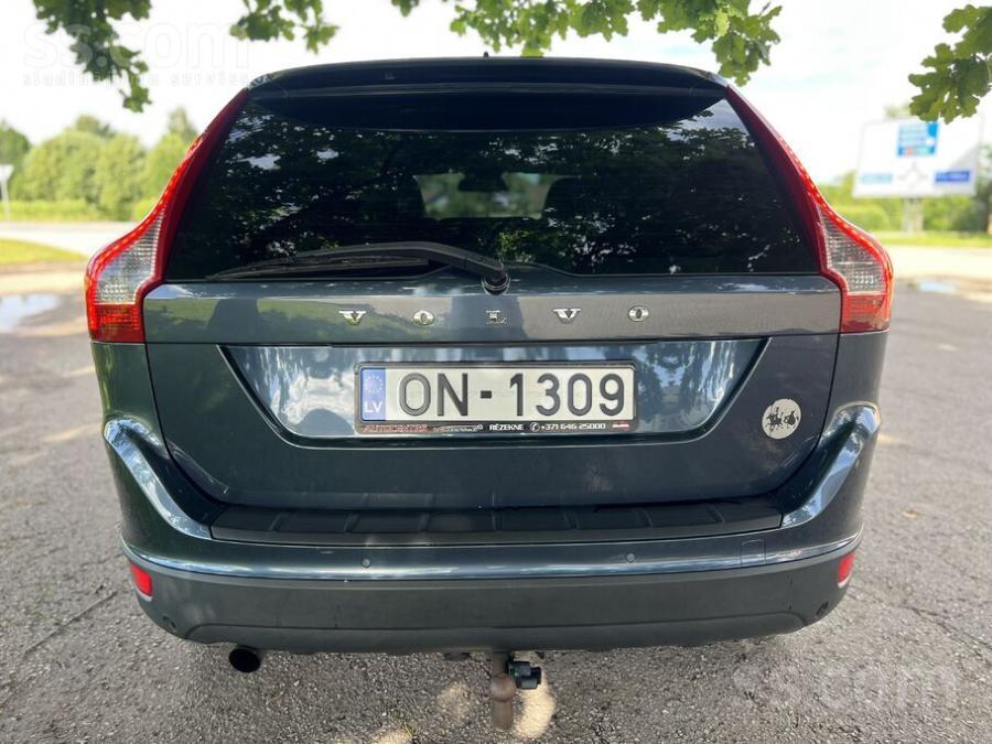 Zils Volvo XC60 2011 Rēzekne, ar dzinēja tilpumu 2.00 L un nobraukumu 300 tūkst. km par 7950 €, foto 8 vietnē AUTOMOTO.COM.LV