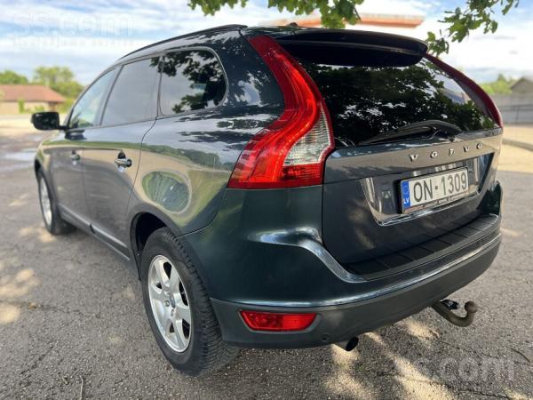 Blue Volvo XC60 2011 in Rezekne, with an engine capacity of 2.00 L and mileage of 300 thousand km for 7950 €, photo 8 on AUTOMOTO.COM.LV