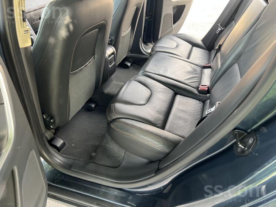 Zils Volvo XC60 2011 Rēzekne, ar dzinēja tilpumu 2.00 L un nobraukumu 300 tūkst. km par 7950 €, foto 12 vietnē AUTOMOTO.COM.LV