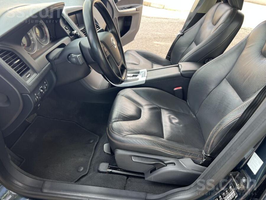 Zils Volvo XC60 2011 Rēzekne, ar dzinēja tilpumu 2.00 L un nobraukumu 300 tūkst. km par 7950 €, foto 14 vietnē AUTOMOTO.COM.LV