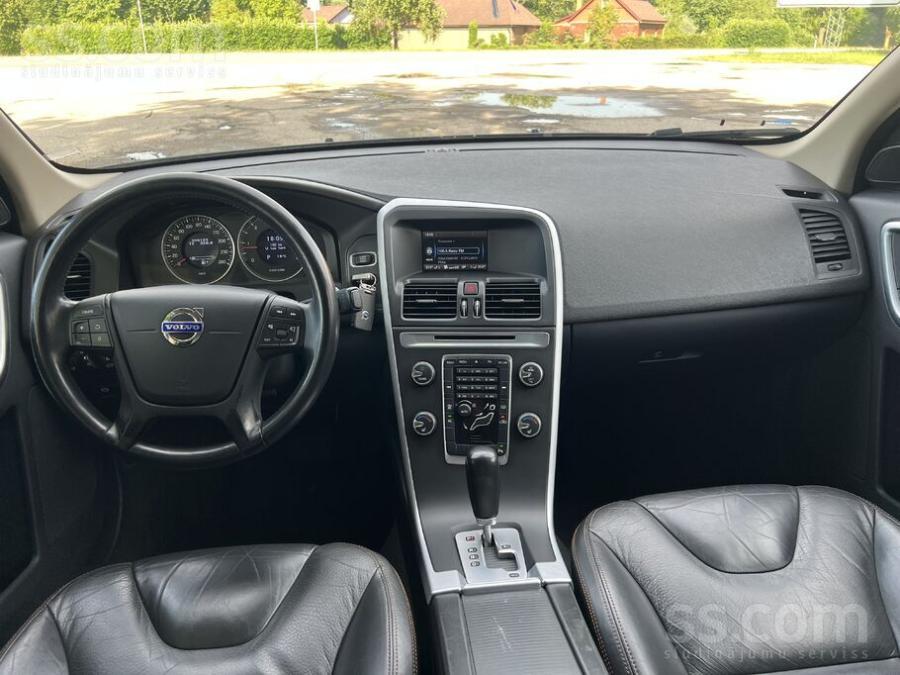 Zils Volvo XC60 2011 Rēzekne, ar dzinēja tilpumu 2.00 L un nobraukumu 300 tūkst. km par 7950 €, foto 15 vietnē AUTOMOTO.COM.LV