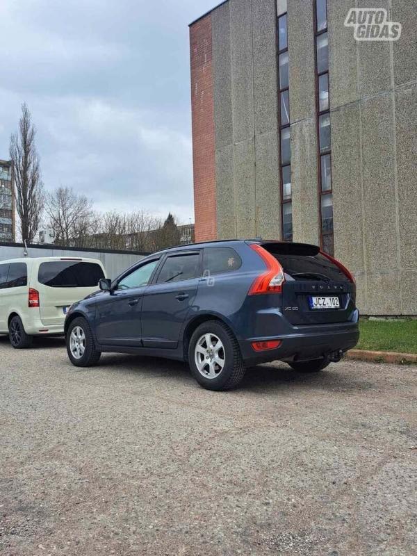 Blue Volvo XC60 2011 in Klaipeda, with an engine capacity of 2.00 L and mileage of 382 thousand km for 5300 €, photo 4 on AUTOMOTO.COM.LV