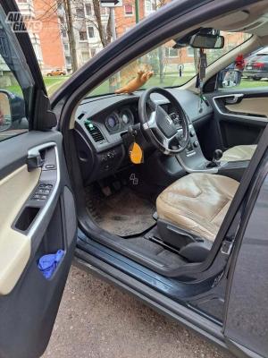Zils Volvo XC60 2011 Klaipėda, ar dzinēja tilpumu 2.00 L un nobraukumu 382 tūkst. km par 5300 €, foto 6 vietnē AUTOMOTO.COM.LV