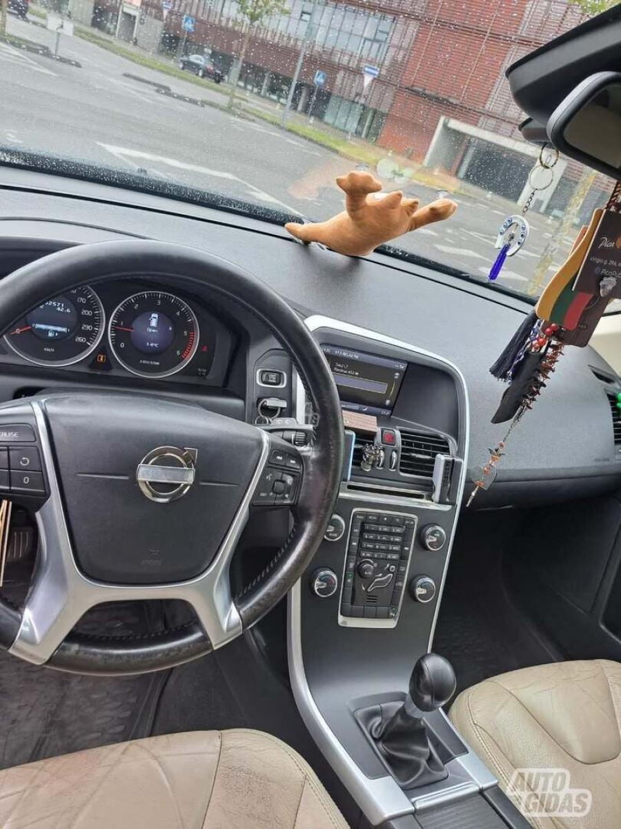 Zils Volvo XC60 2011 Klaipėda, ar dzinēja tilpumu 2.00 L un nobraukumu 382 tūkst. km par 5300 €, foto 7 vietnē AUTOMOTO.COM.LV