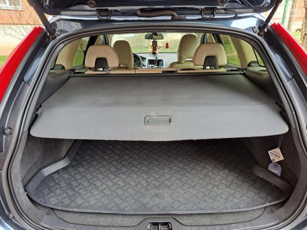 Blue Volvo XC60 2011 in Klaipeda, with an engine capacity of 2.00 L and mileage of 382 thousand km for 5300 €, photo 9 on AUTOMOTO.COM.LV