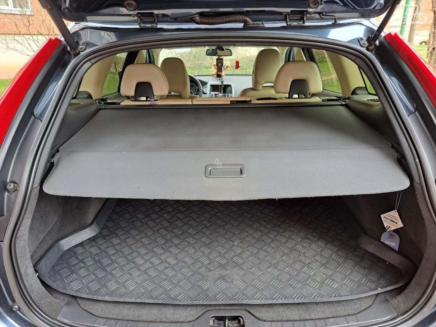 Zils Volvo XC60 2011 Klaipėda, ar dzinēja tilpumu 2.00 L un nobraukumu 382 tūkst. km par 5300 €, foto 10 vietnē AUTOMOTO.COM.LV