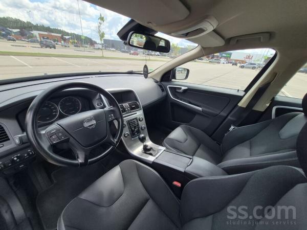 Zils Volvo XC60 2011 Rīga, ar dzinēja tilpumu 2.00 L un nobraukumu 212 tūkst. km par 7500 €, foto 5 vietnē AUTOMOTO.COM.LV
