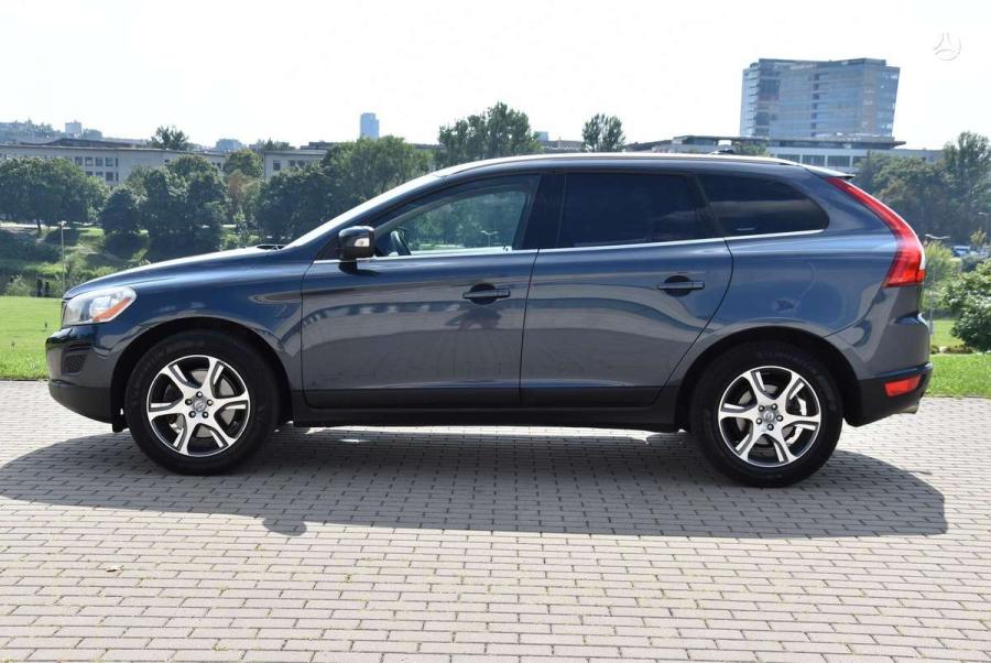 Blue Volvo XC60 2011 in Vilnius, with an engine capacity of 2.40 L and mileage of 282 thousand km for 8950 €, photo 6 on AUTOMOTO.COM.LV