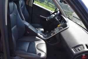 Blue Volvo XC60 2011 in Vilnius, with an engine capacity of 2.40 L and mileage of 282 thousand km for 8950 €, photo 10 on AUTOMOTO.COM.LV
