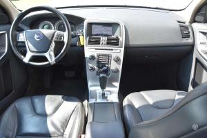 Blue Volvo XC60 2011 in Vilnius, with an engine capacity of 2.40 L and mileage of 282 thousand km for 8950 €, photo 13 on AUTOMOTO.COM.LV