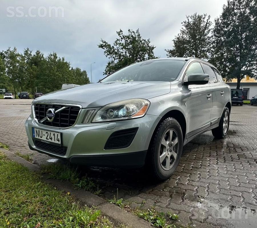 Zils Volvo XC60 2011 Valmiera, ar dzinēja tilpumu 2.00 L un nobraukumu 246 tūkst. km par 6250 €, foto 1 vietnē AUTOMOTO.COM.LV