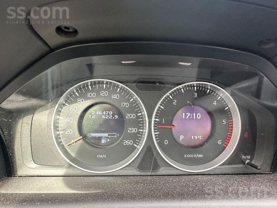 Zils Volvo XC60 2011 Valmiera, ar dzinēja tilpumu 2.00 L un nobraukumu 246 tūkst. km par 6250 €, foto 7 vietnē AUTOMOTO.COM.LV