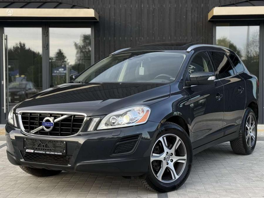 Blue Volvo XC60 2011 in Siauliai, with an engine capacity of 2.40 L and mileage of 285 thousand km for 11950 €, photo 3 on AUTOMOTO.COM.LV