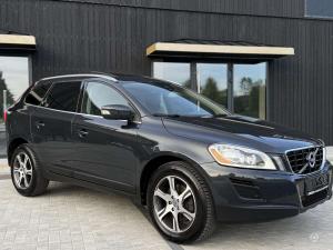Blue Volvo XC60 2011 in Siauliai, with an engine capacity of 2.40 L and mileage of 285 thousand km for 11950 €, photo 4 on AUTOMOTO.COM.LV