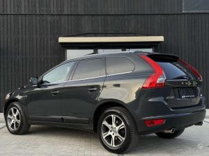 Blue Volvo XC60 2011 in Siauliai, with an engine capacity of 2.40 L and mileage of 285 thousand km for 11950 €, photo 8 on AUTOMOTO.COM.LV