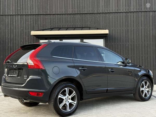 Zils Volvo XC60 2011 Šauļi, ar dzinēja tilpumu 2.40 L un nobraukumu 285 tūkst. km par 11950 €, foto 8 vietnē AUTOMOTO.COM.LV