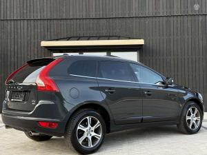 Blue Volvo XC60 2011 in Siauliai, with an engine capacity of 2.40 L and mileage of 285 thousand km for 11950 €, photo 9 on AUTOMOTO.COM.LV